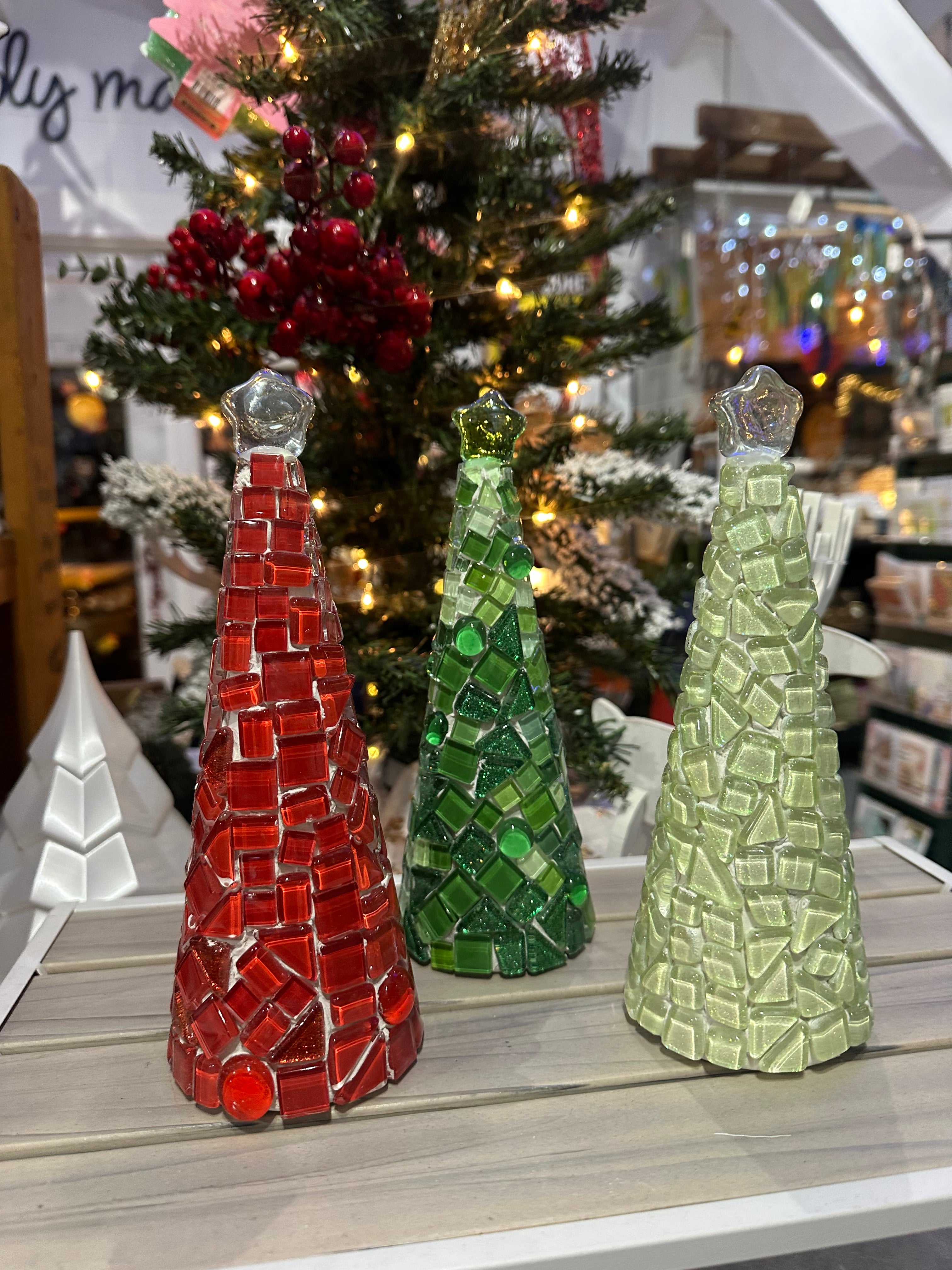 3D Holiday Mosaic Christmas Tree – simply made here